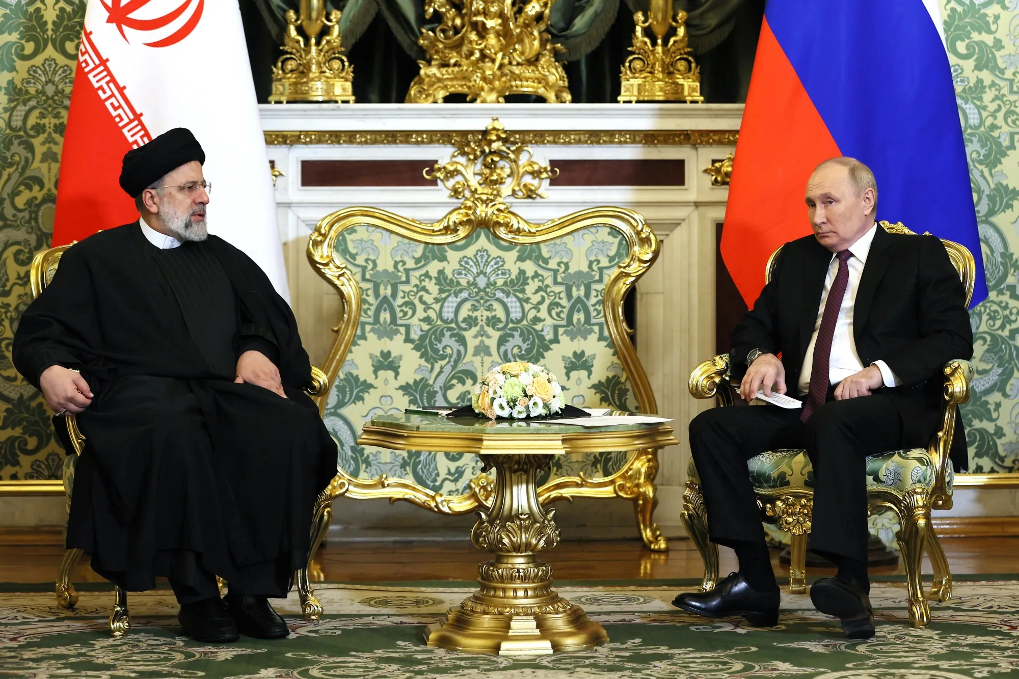 Putin Pledges Closer Russia-Iran Ties After Rare Visit to Gulf - Bloomberg