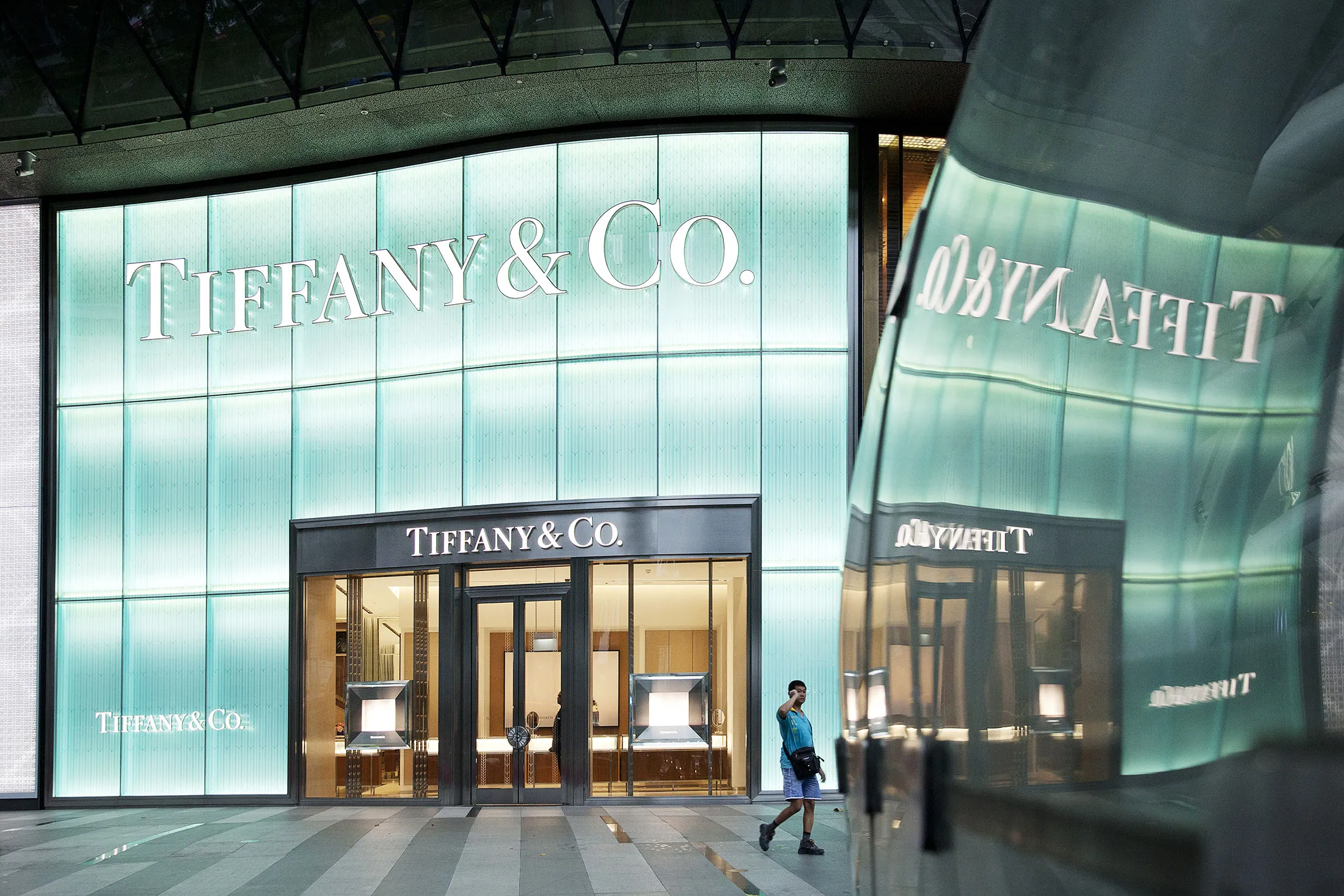 True Love Is Dead. Want a $300 Tiffany Dog Tag? - Bloomberg