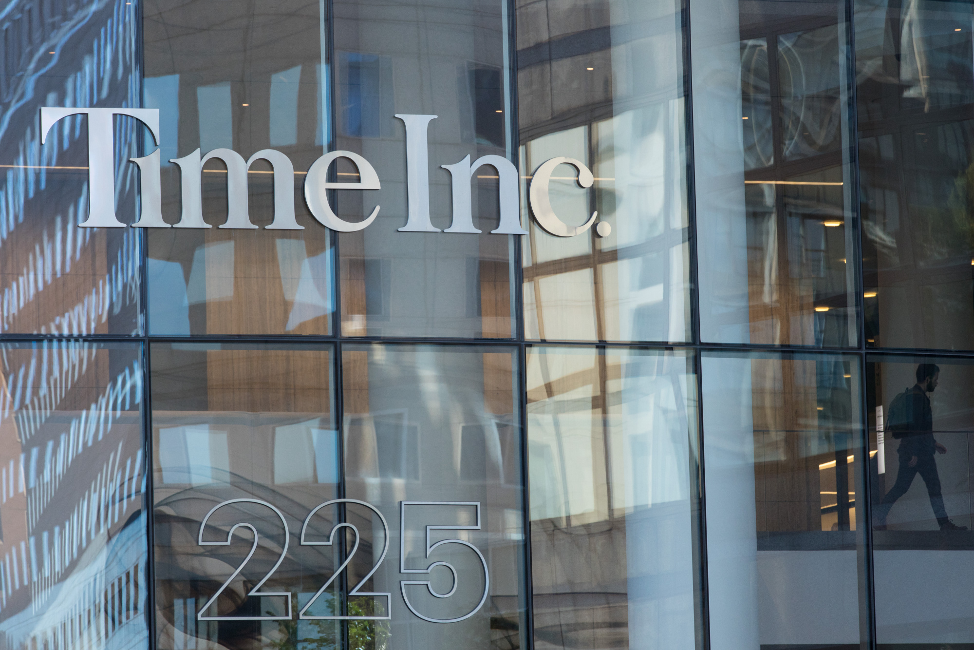 Time Inc. Buyer Meredith Cuts 200 Jobs as It Merges Magazines - Bloomberg