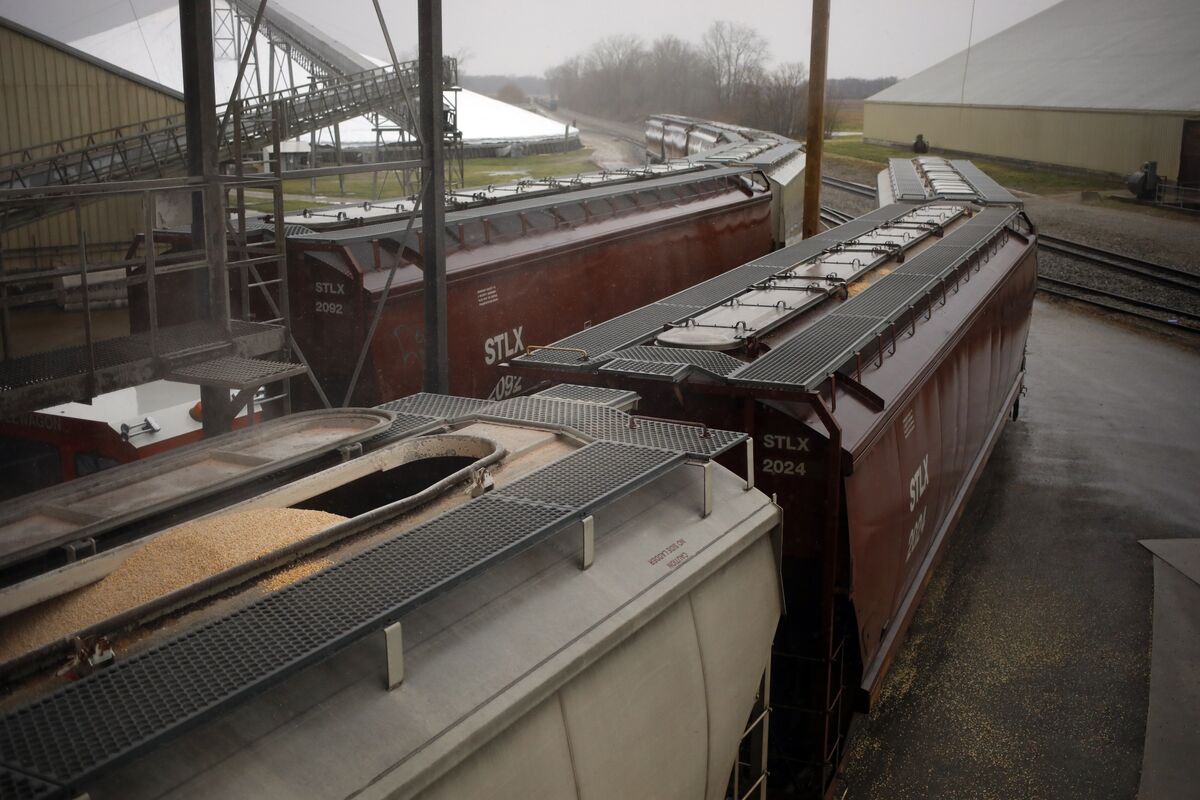 US Rail-Union Deal Showcases Labor Angst Extending Beyond Wages - Bloomberg US Rail-Union Deal Showcases Labor Angst Extending Beyond Wages - Bloomberg