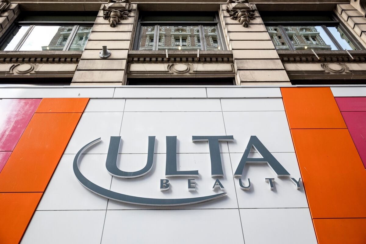 Ulta Shares Rise on Strong Quarter, Narrowed Guidance - Bloomberg