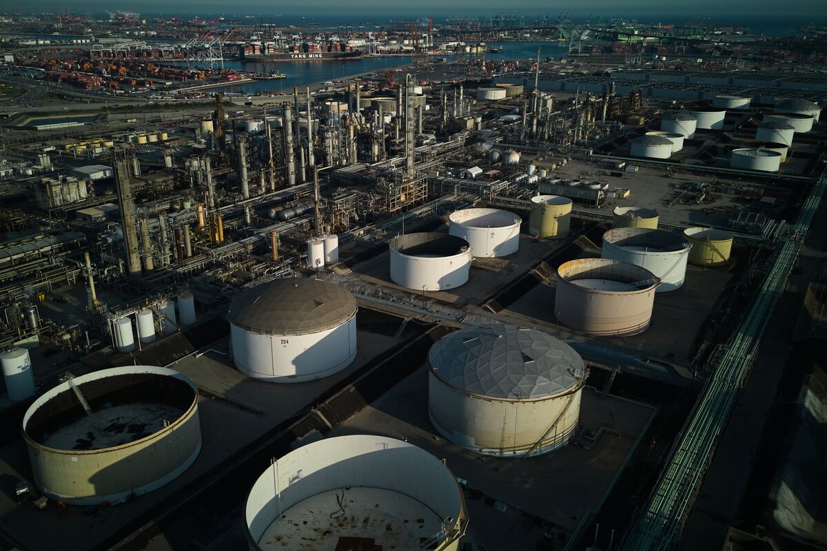 Phillips 66 to Cut Nearly 300 Jobs as Los Angeles Refinery Shuts ...