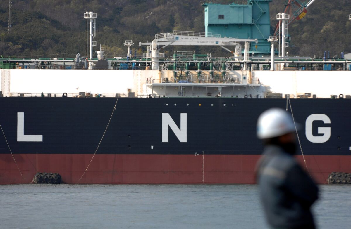 Russian LNG Flows to Europe Slump on Weaker Demand, Maintenance - Bloomberg