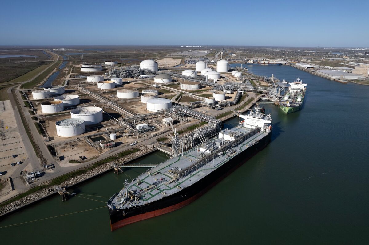 Latest Oil Market News and Analysis for Jan. 22 - Bloomberg