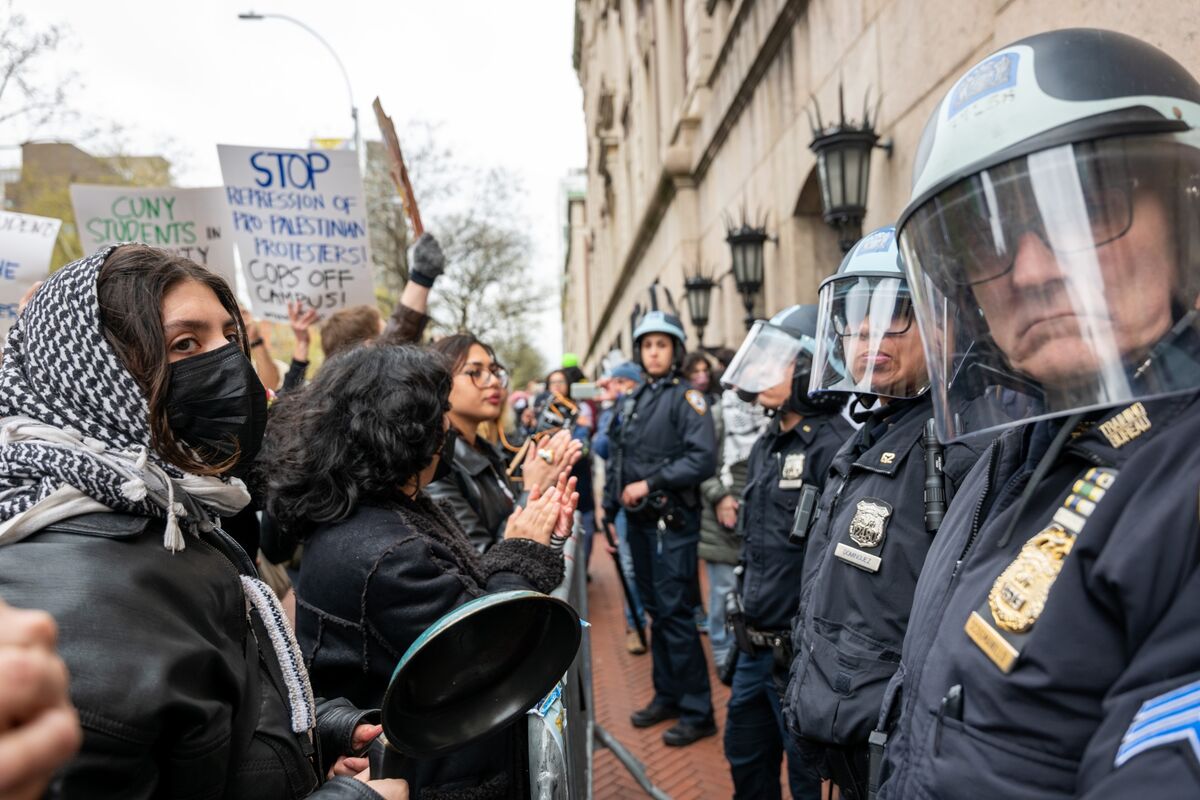 Colleges Brace for 2024 Graduation Ceremonies as Protests Rage - Bloomberg