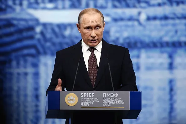 A-Listers Flock to Putin's Private Davos - Bloomberg