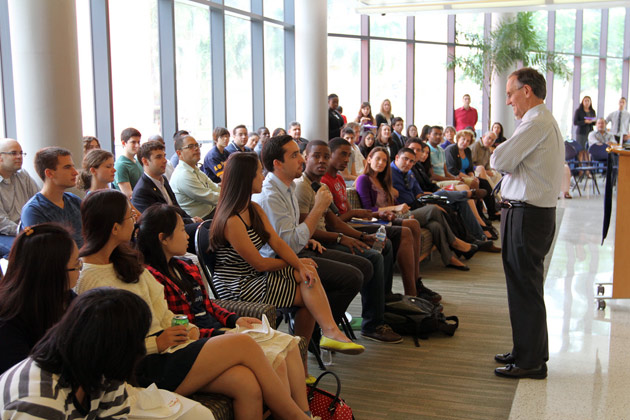 Florida International's B-School Dean Faces a Faculty Revolt - Bloomberg