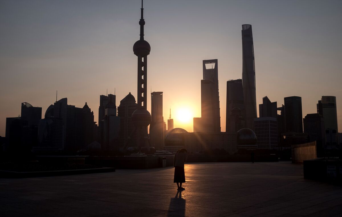Pudong Bank’s Record China Convertible Bond Climbs in Debut - Bloomberg