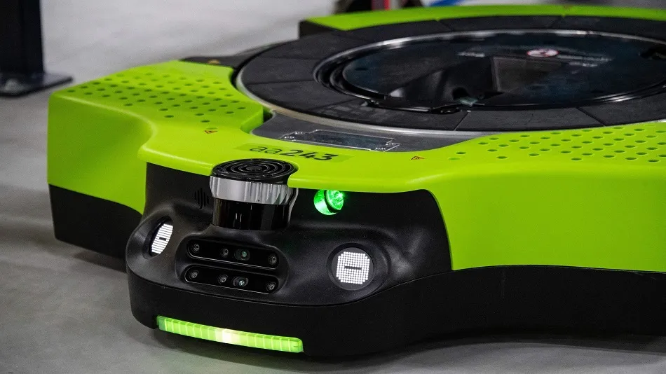 Watch How Robots Are Helping Amazon Deliver on Prime Day - Bloomberg