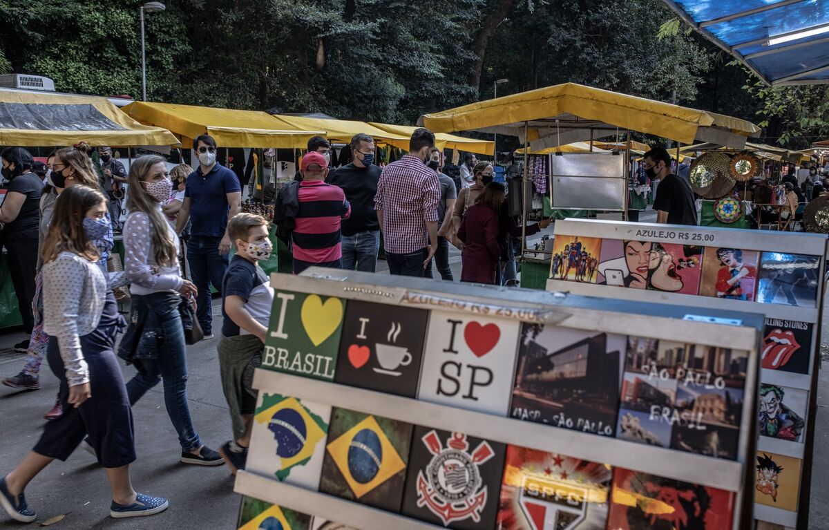 Brazil Consumer Prices Rise More Than Expected Amid Rate Hikes - Bloomberg