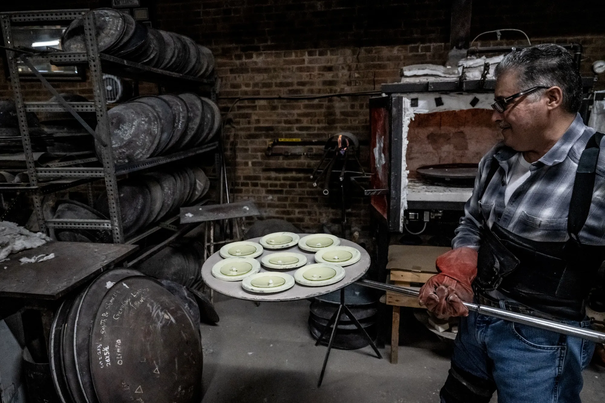 NY連銀製造業指数が予想外の縮小圏－受注伸び悩む、インフレは後退 - Bloomberg