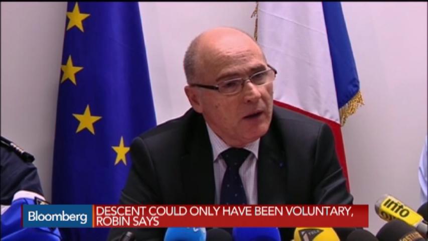Watch Co-Pilot Put Plane Into Descent: Prosecutor Robin - Bloomberg