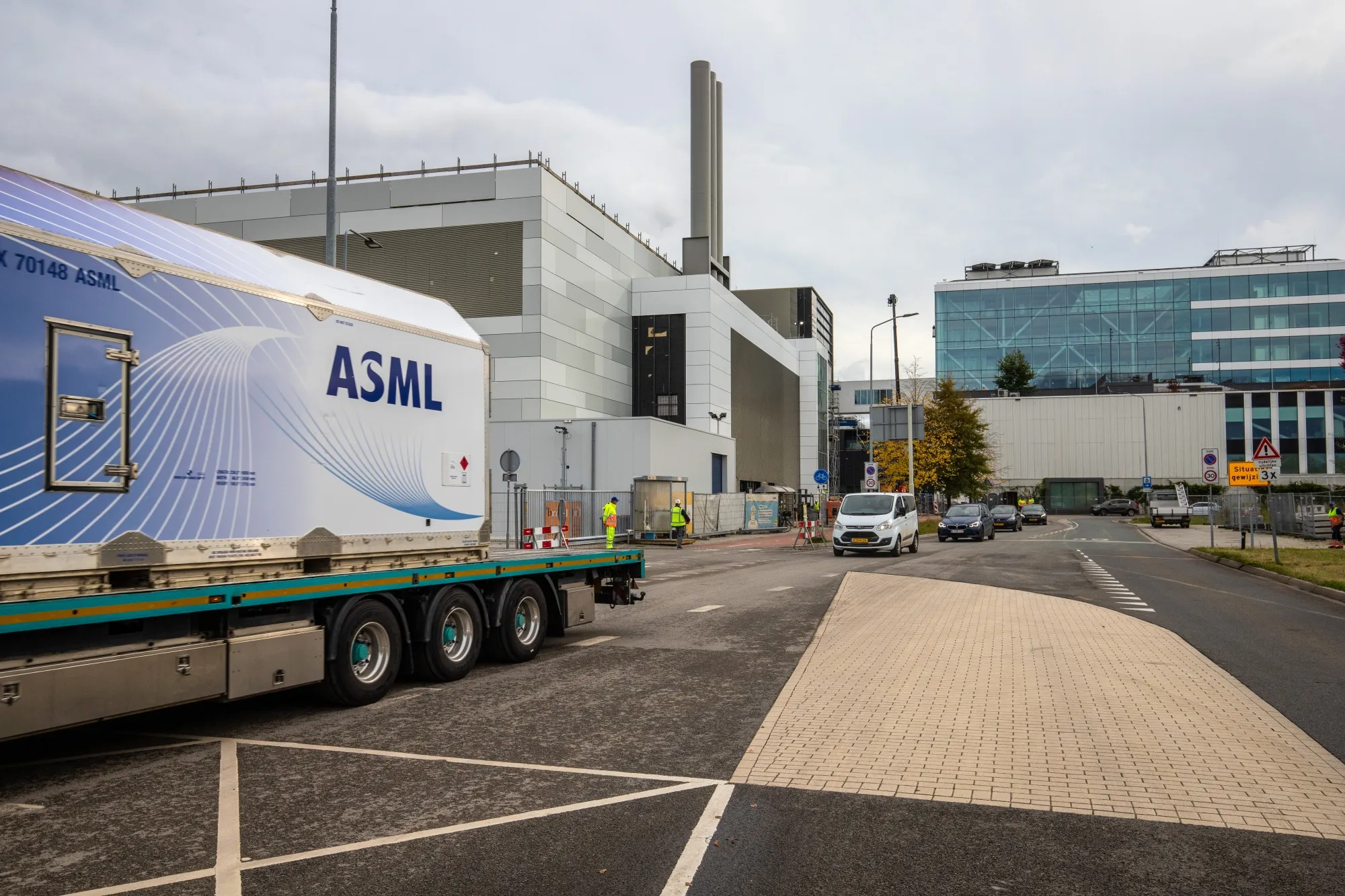 ASML Shows Chasm in Chip Land: AI Winners Versus Everyone Else - Bloomberg