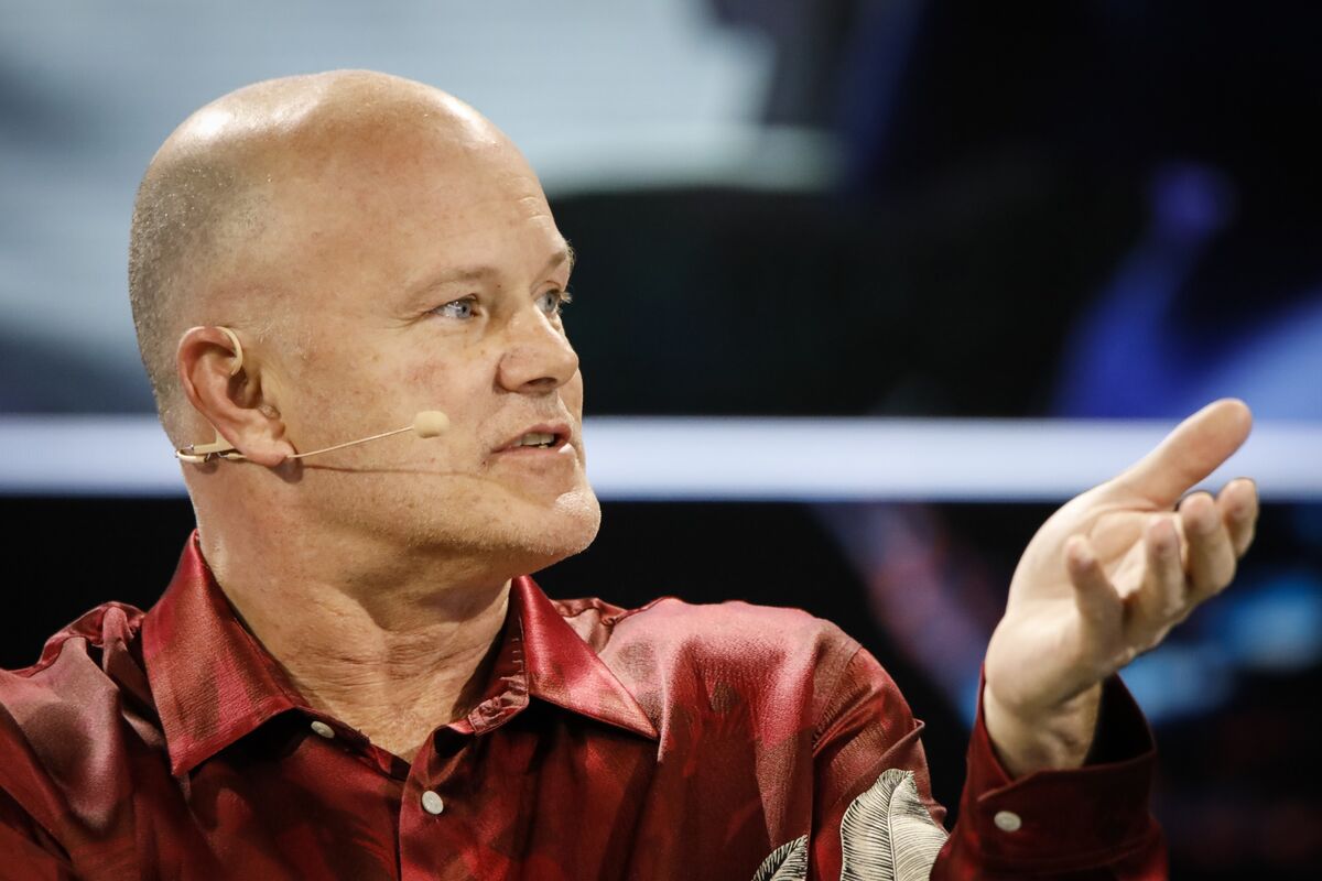 Novogratz Says ‘Clearest Trades’ Are Long Gold, Euro, Bitcoin - Bloomberg