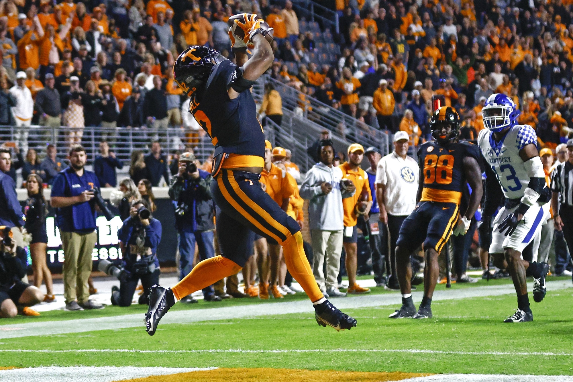 AP Top 25 Reality Check: Pair of 2s Sets Up 1 Vs. 2 Matchup - Bloomberg