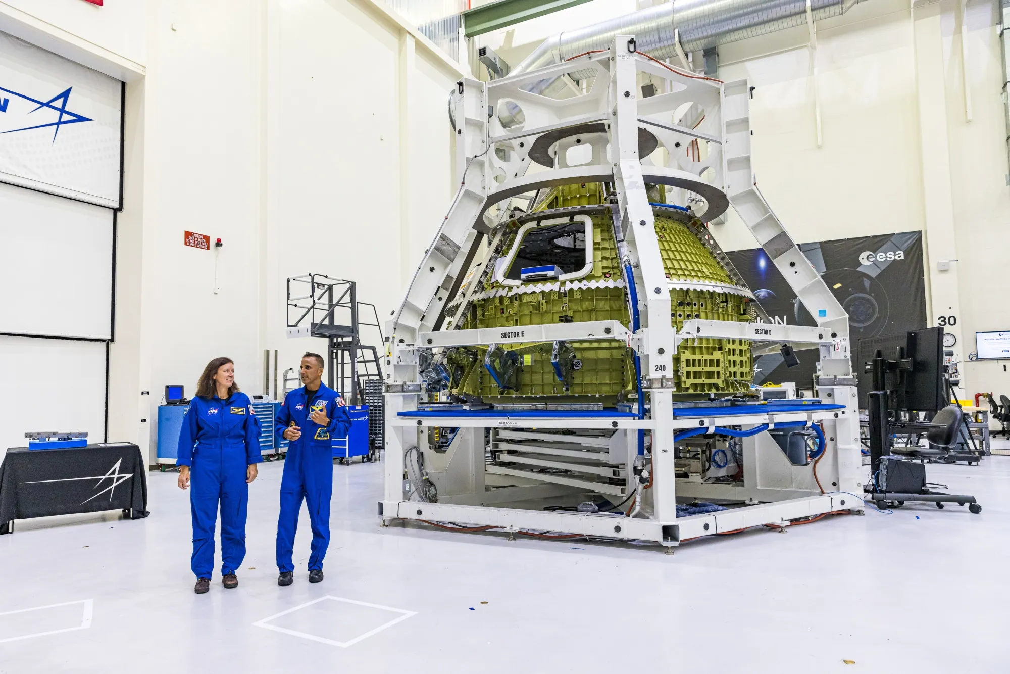 NASA Delays Human Moon Landing Mission to 2026 - Bloomberg