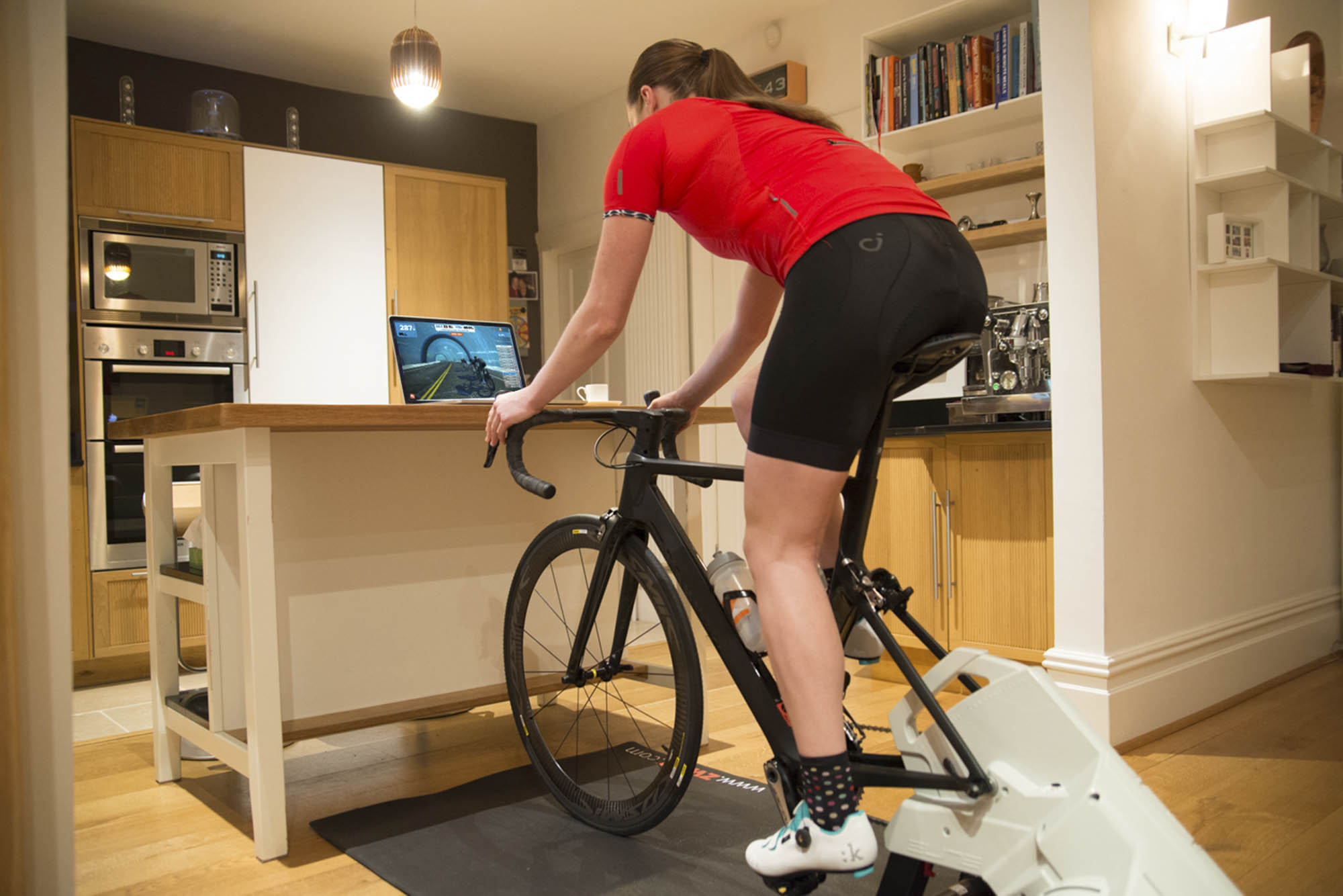 This Technology Makes Riding a Bike Indoors a Lot Less Awful - Bloomberg