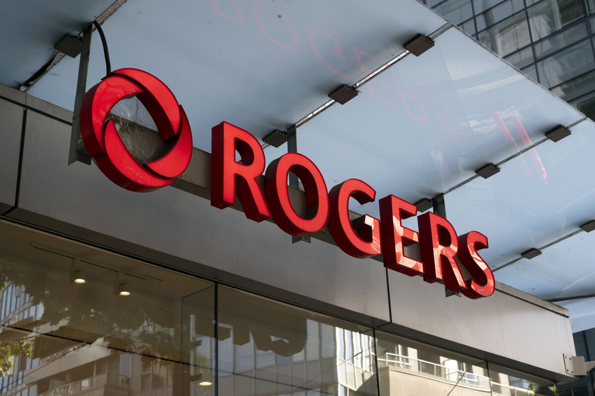 Rogers-Shaw Takeover Has Multiple Court Paths to Finish Line - Bloomberg