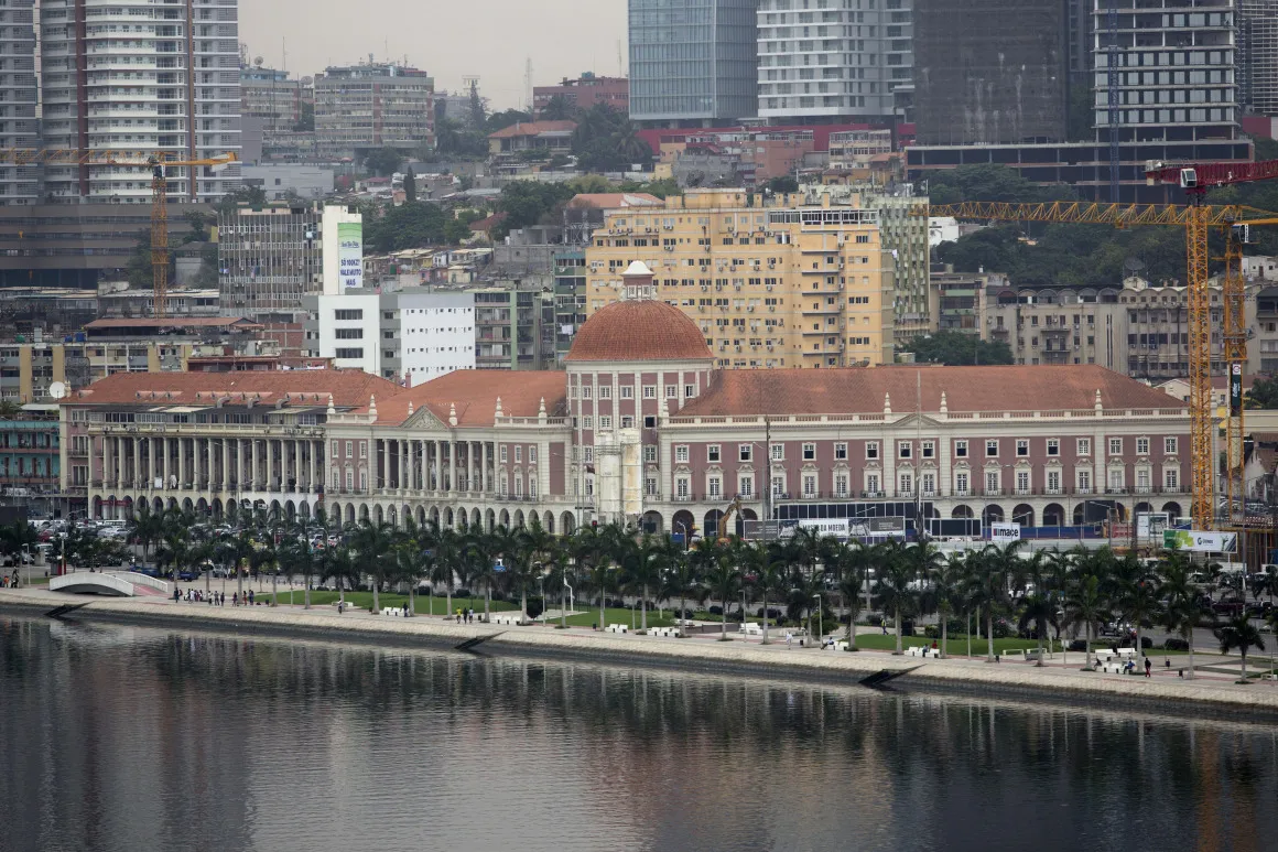 Angola News: Central Bank Orders Lenders to Raise Capital - Bloomberg