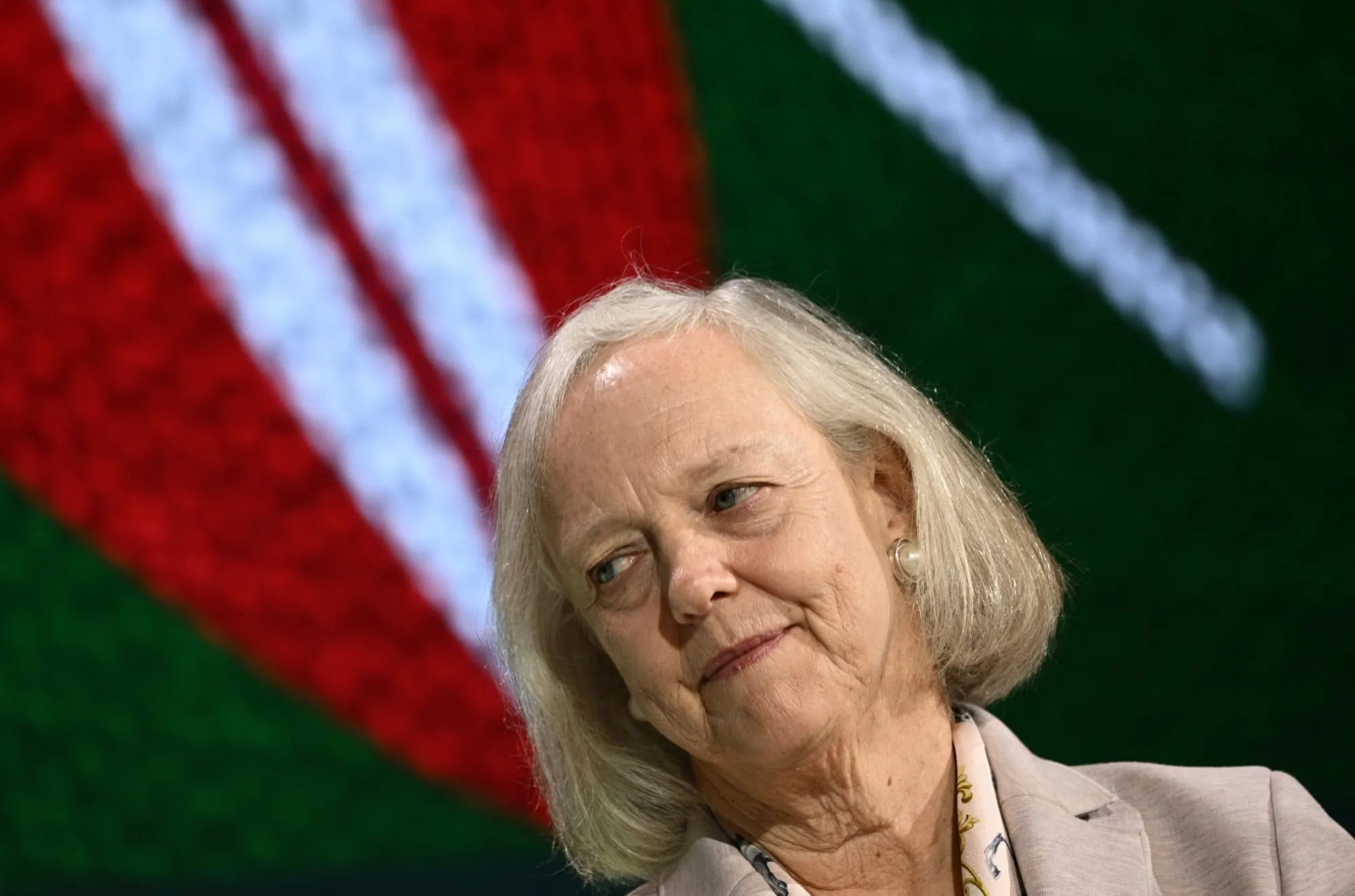 US Ambassador to Kenya Meg Whitman Resigns Following Trump Win - Bloomberg