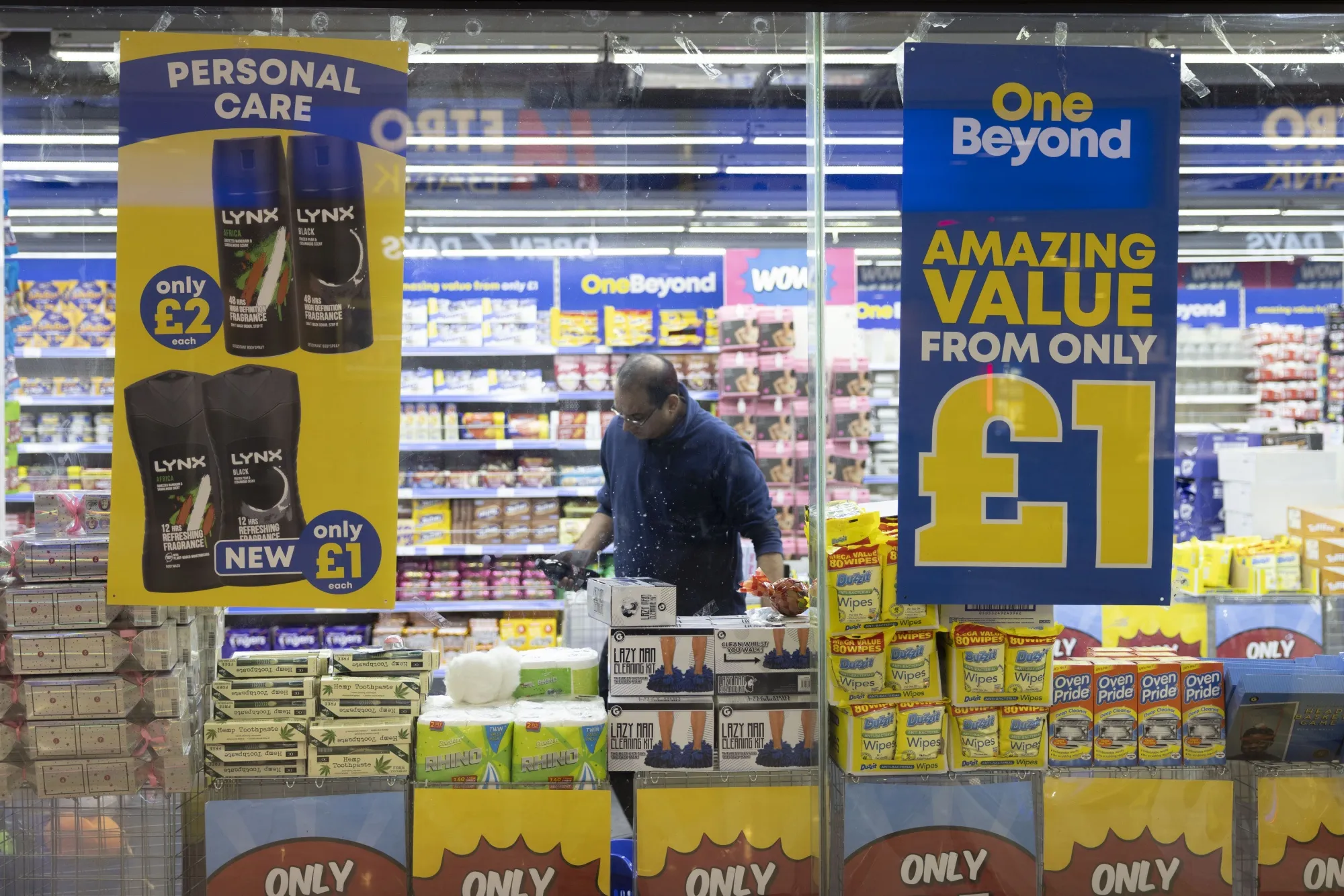 Pound’s Glory Days Are Over as Bets on Ever-Higher Rates Fade - Bloomberg