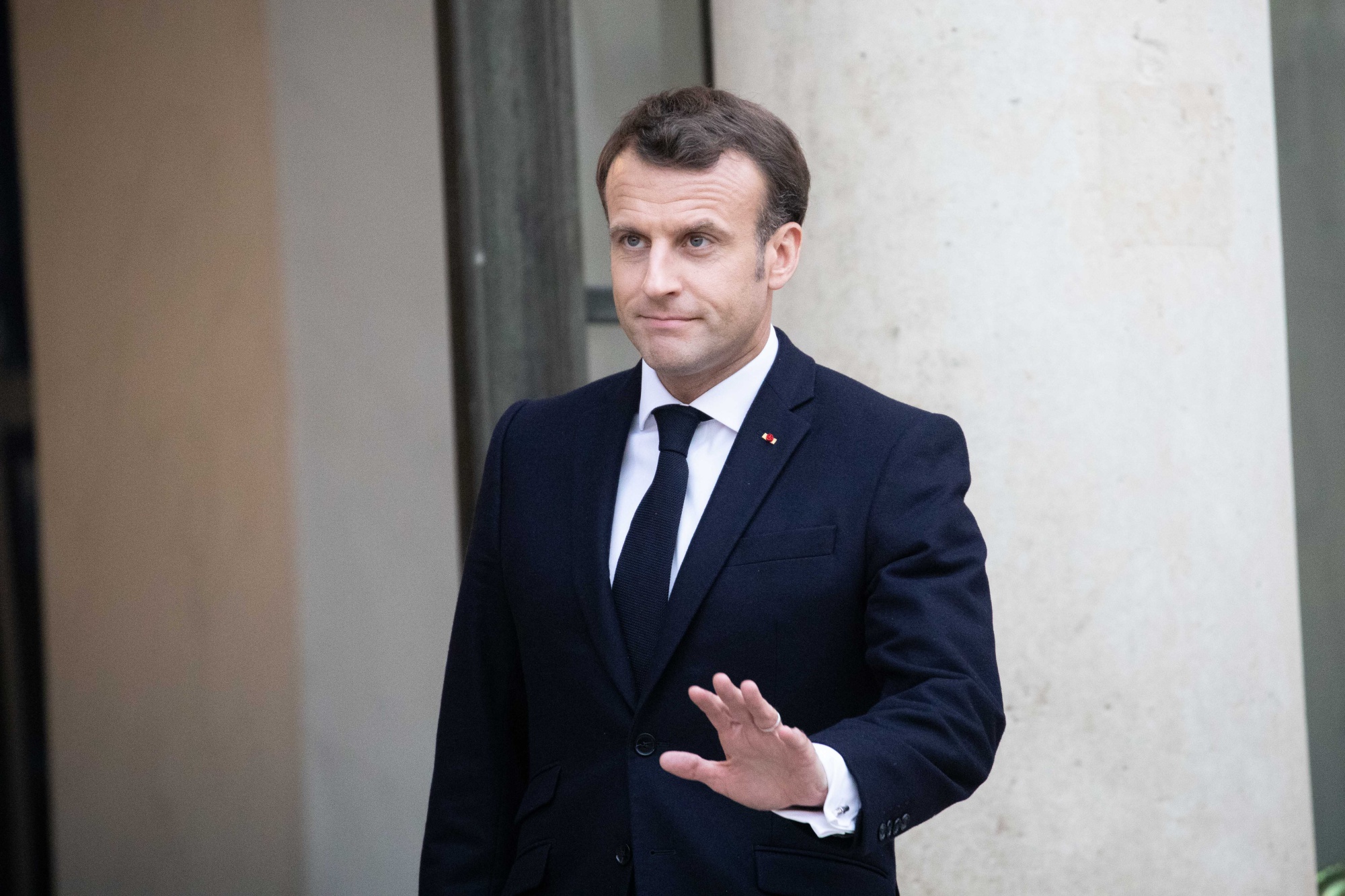 Macron’s Office Relents and Allows Press Room to Stay in Palace - Bloomberg