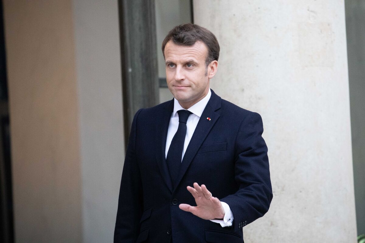 Macron’s Office Relents and Allows Press Room to Stay in Palace - Bloomberg