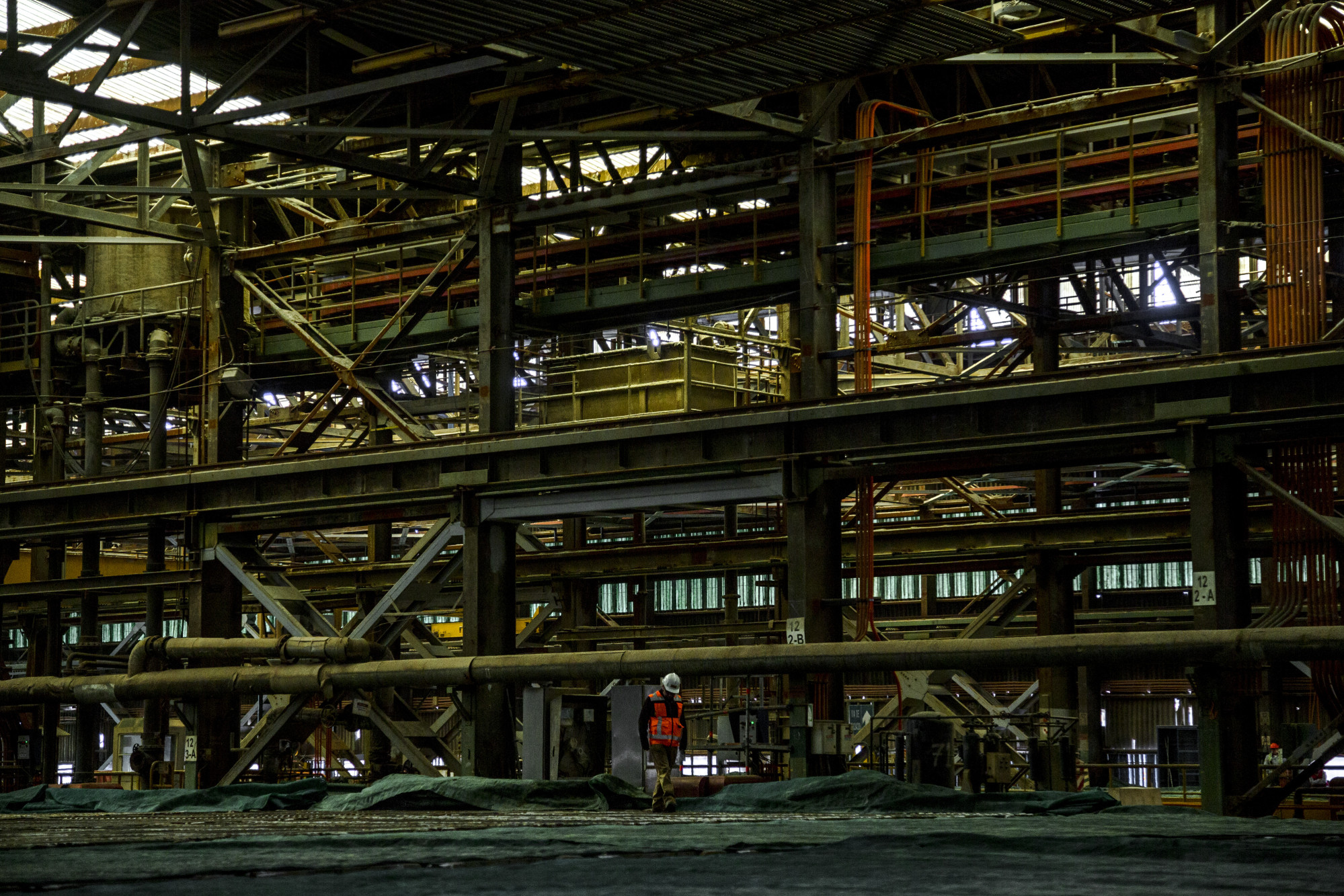 Strike at Giant Copper Mine Ends as Workers Accept Wage Deal - Bloomberg