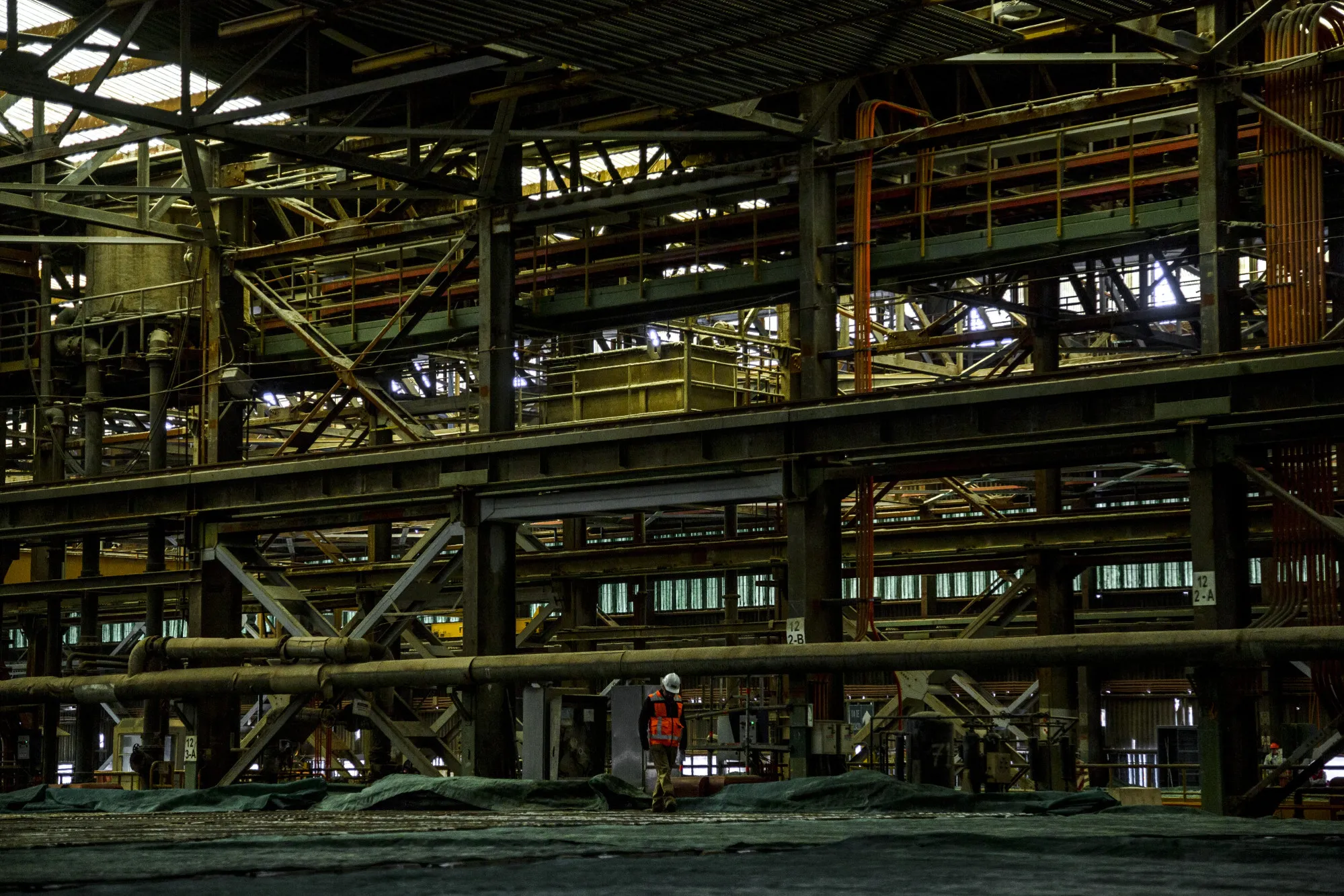 Strike at Giant Copper Mine Ends as Workers Accept Wage Deal - Bloomberg