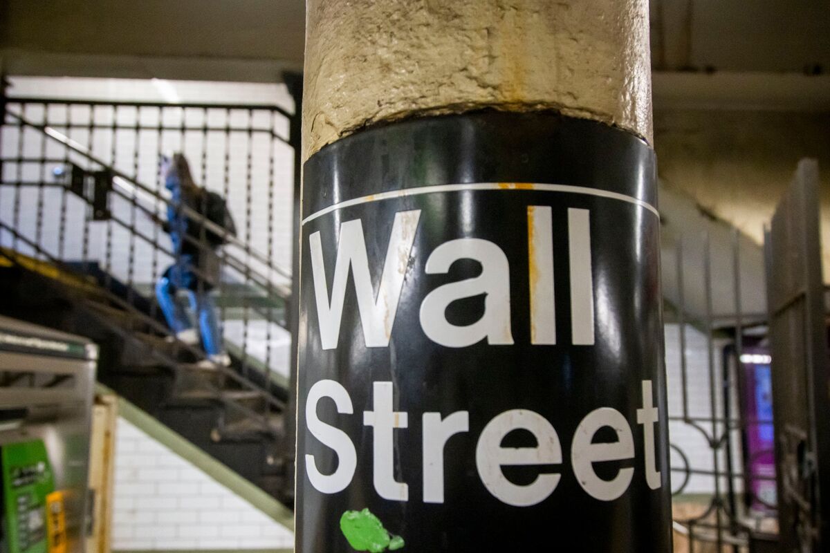 Wall Street Bonuses Poised for Record as Bank Profits Surge - Bloomberg