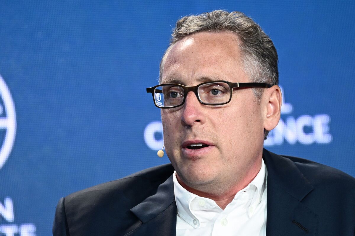 KKR’s Pete Stavros Says Unions Can Co-Exist With Employee Equity ...