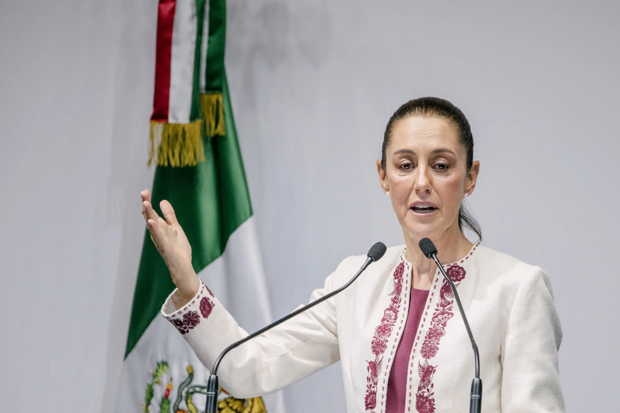 Sheinbaum promete investigar asesinato de migrantes en México - Bloomberg