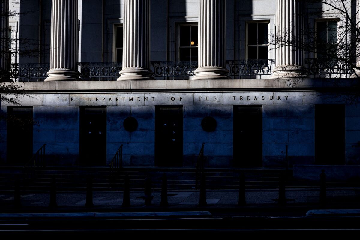 Trump Taps Hagerty Aide Luke Pettit as Treasury’s Bank Policy Lead ...