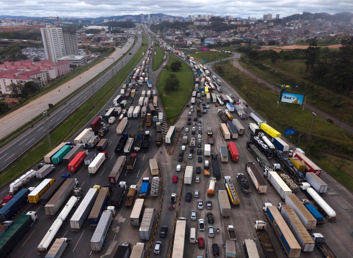 Brazil Protesters Lift Road Blockades After Bolsonaro Orders Transition ...