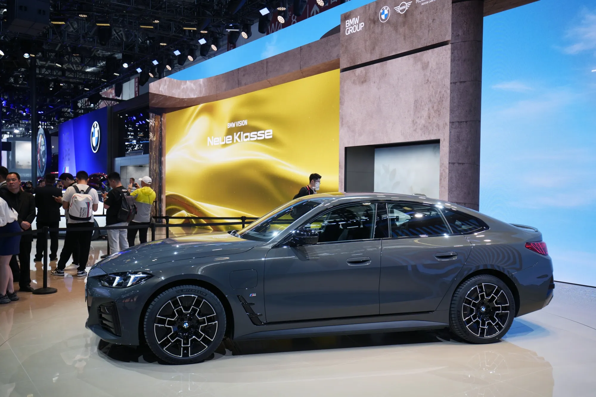 BMW Dealers Bump Prices Back Up in China’s Cutthroat Car Market - Bloomberg