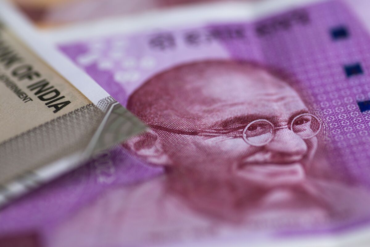 ‘Trade for Free’ Offer Aims to Lure Rupee Bets Home to India - Bloomberg