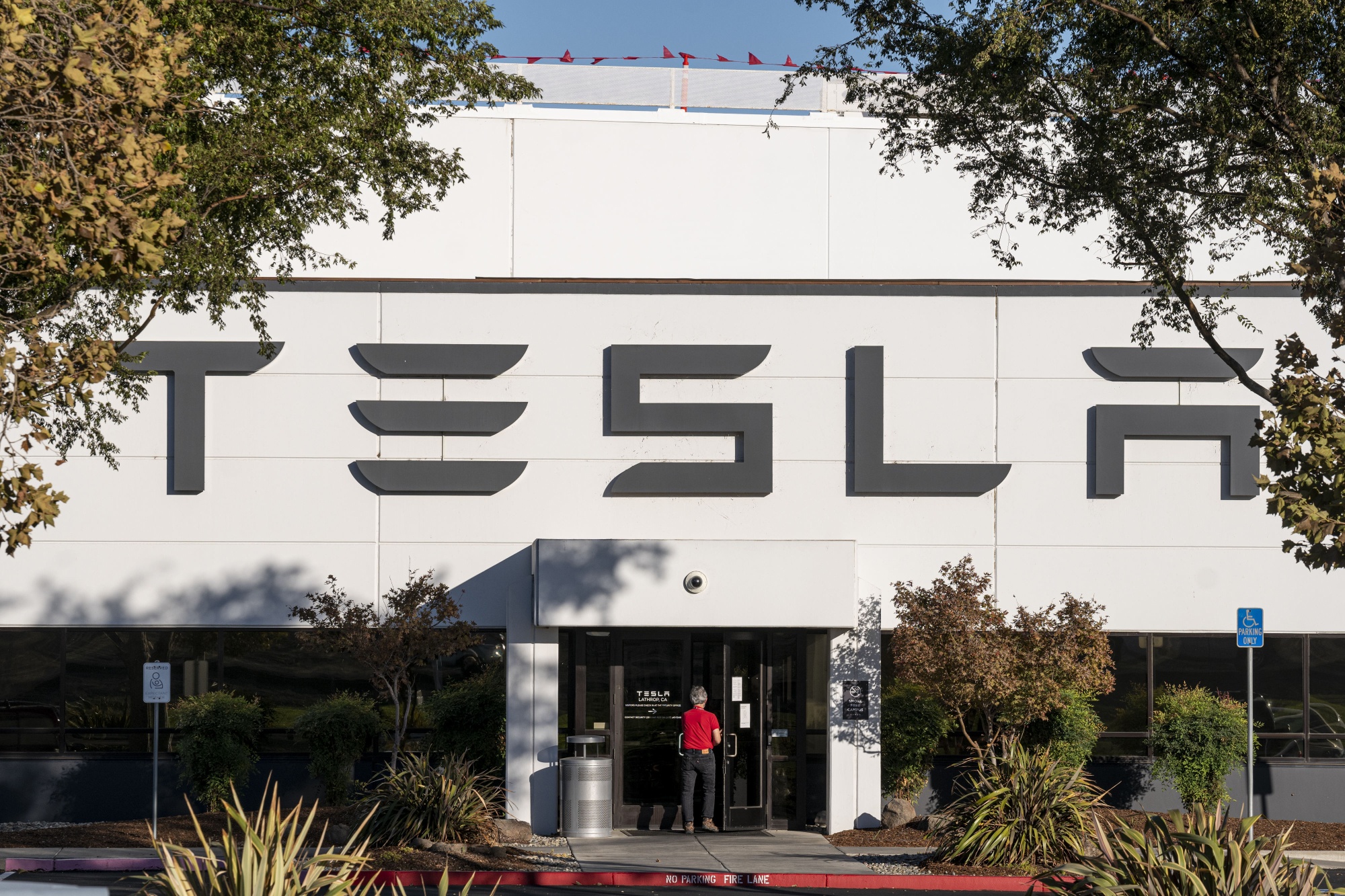 Tesla Must Face California’s Suit Over Fremont Factory Racism ...