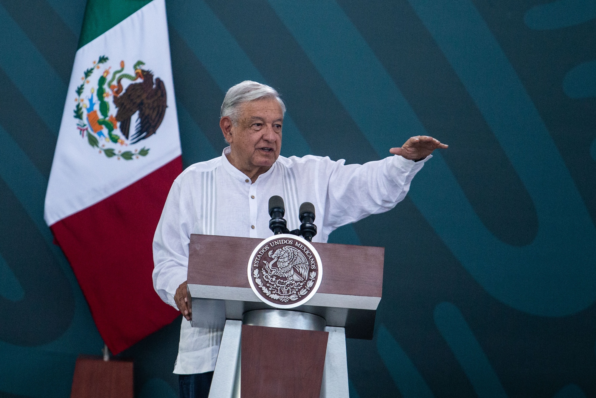 Mexico’s AMLO Inaugurates Mexicana State-Controlled Airline - Bloomberg