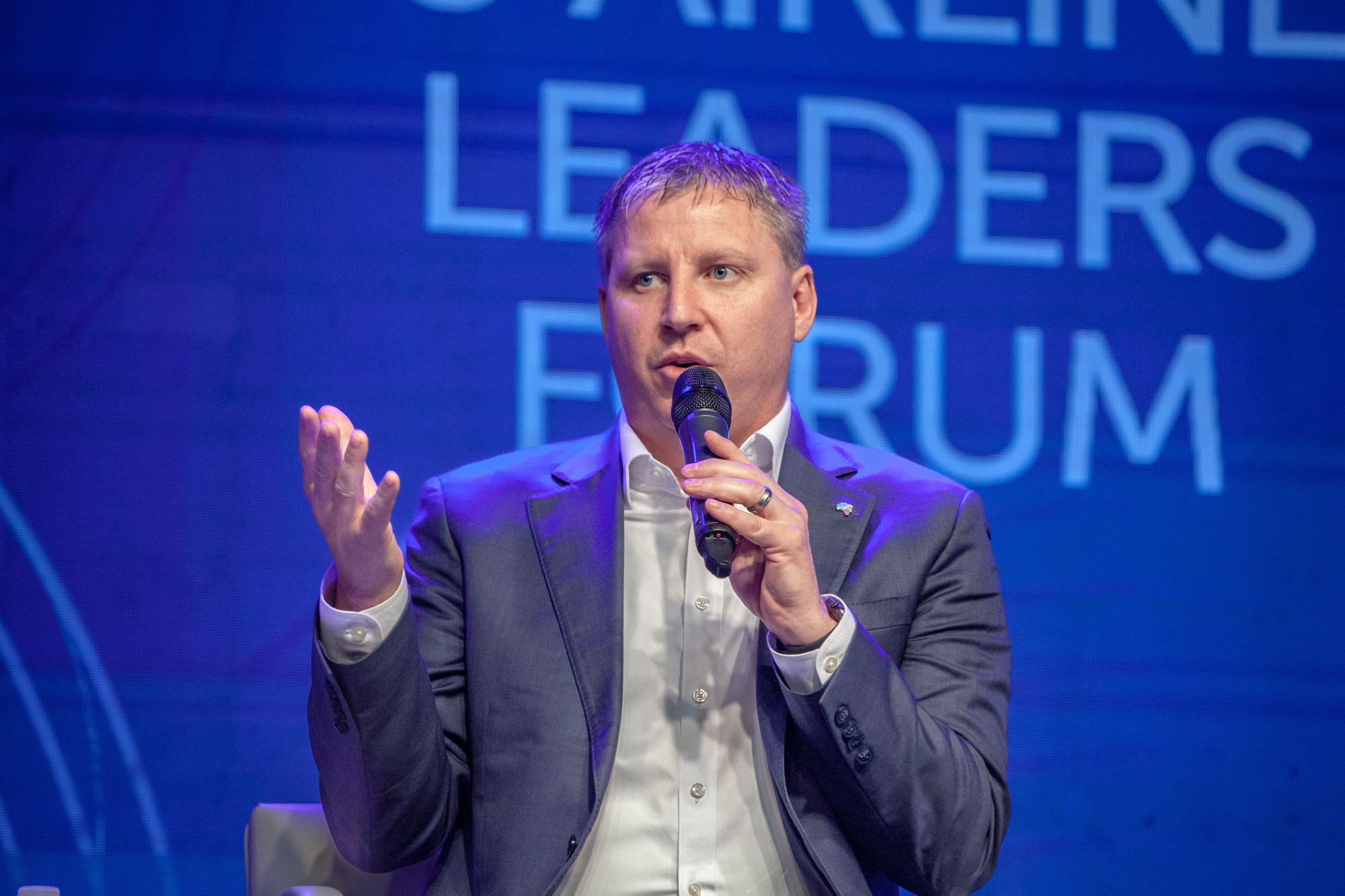 CEO da Azul vê M&A como solução para problemas de aéreas latinas ...