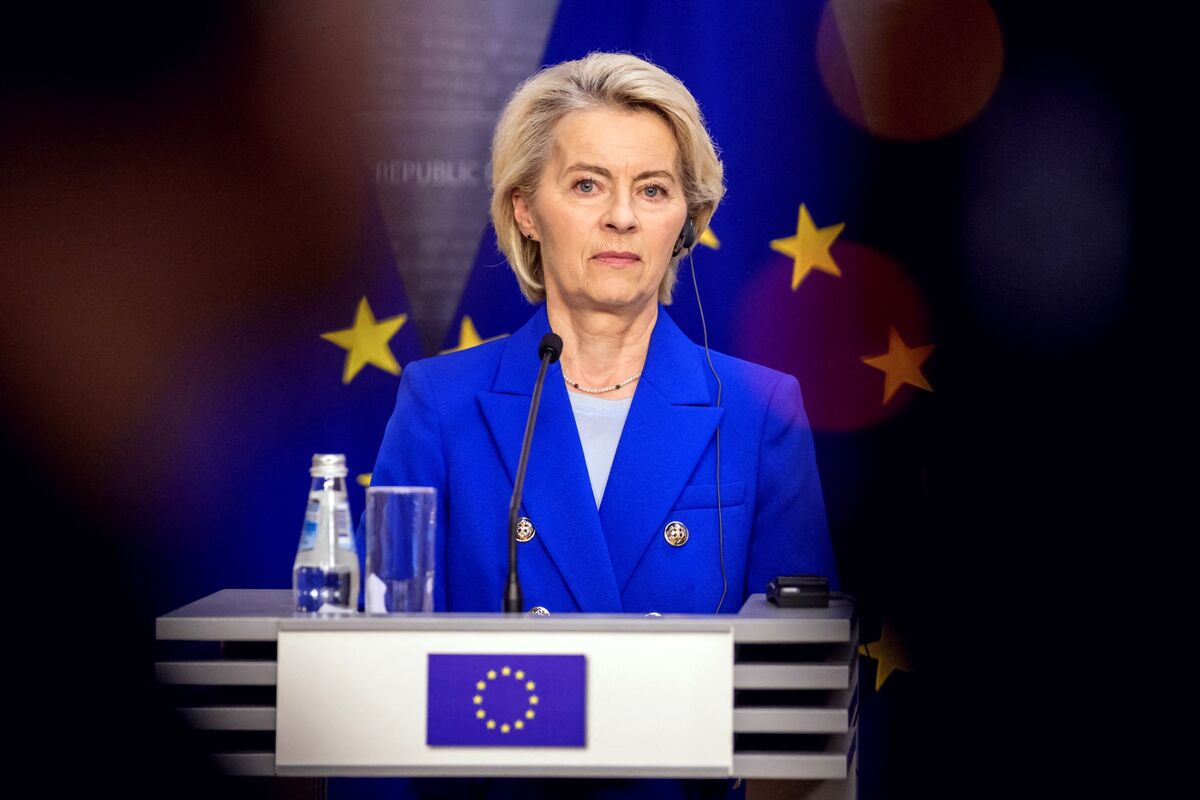 Vuelo de von der Leyen afectado por presunta interferencia rusa del GPS - Bloomberg