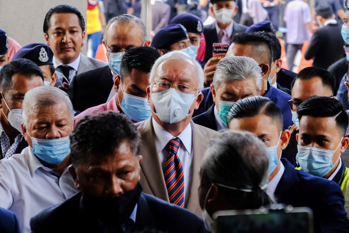 Najib Sentenced to 12 Years in Jail in Former 1MDB Unit Case - Bloomberg