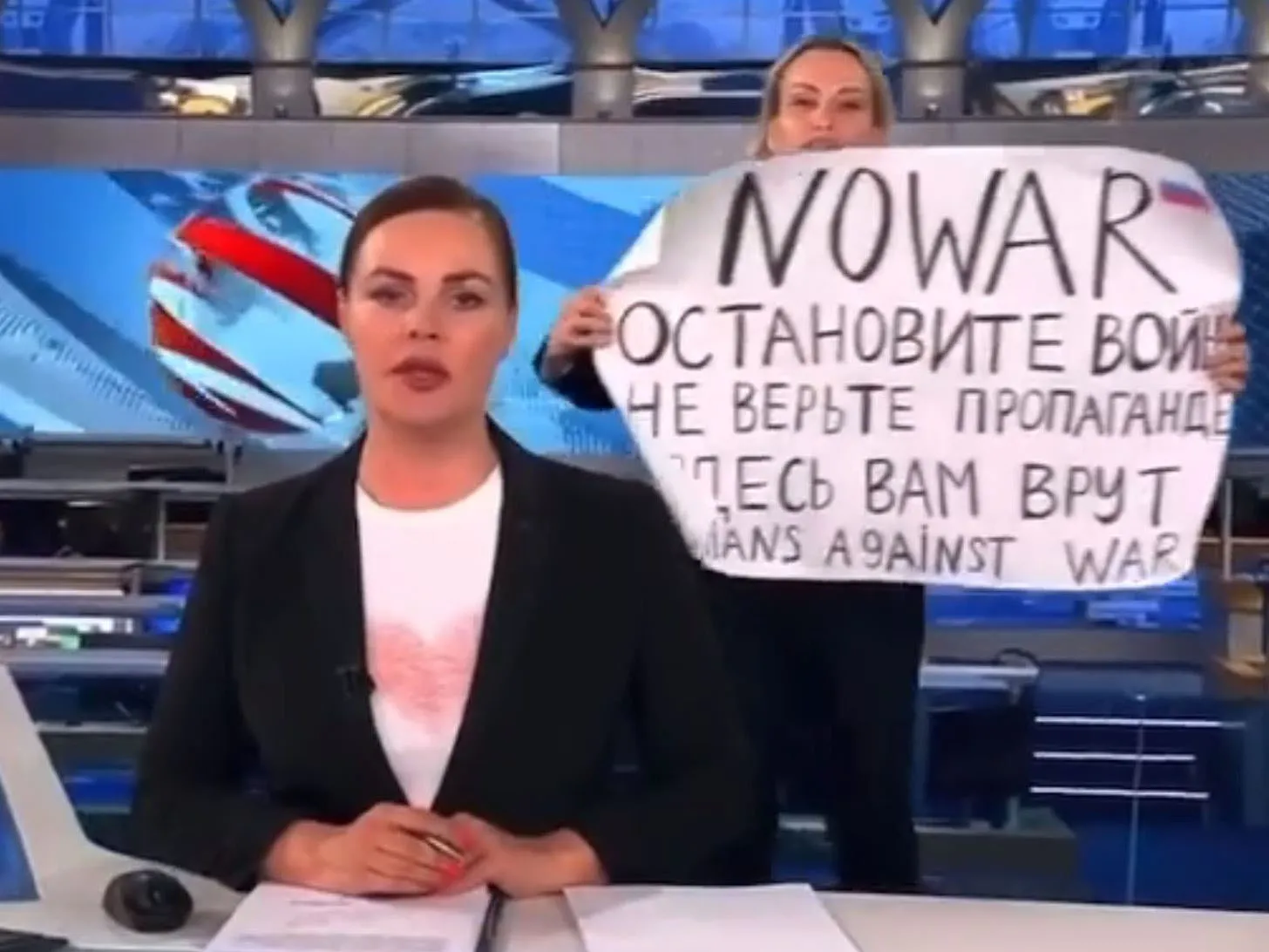 Police Raid Home of Russian TV Journalist Who Protested War - Bloomberg