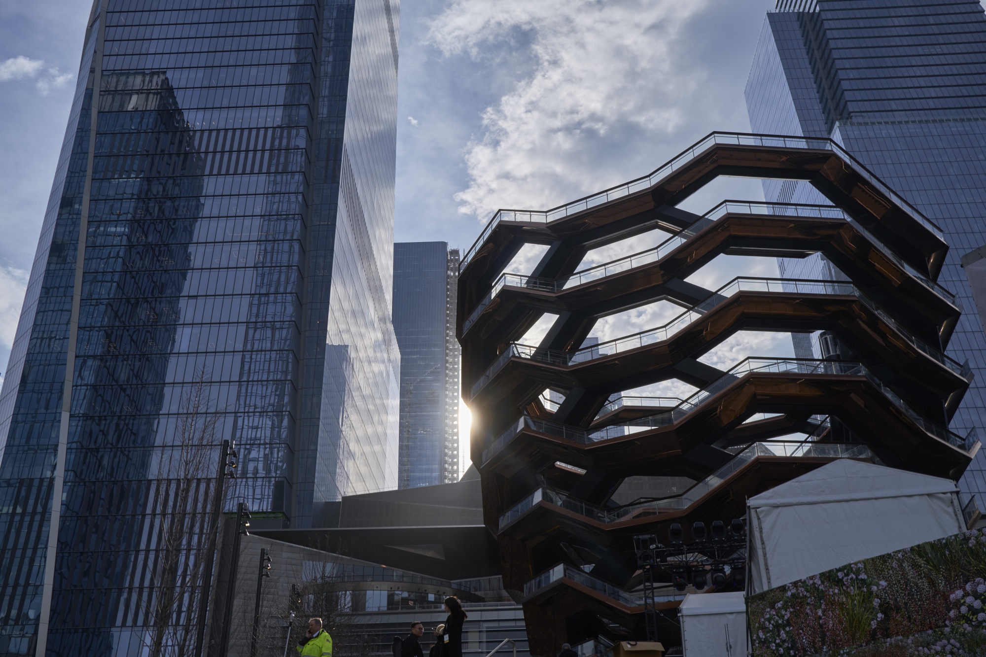 Cimolai Gets Court to Freeze $100 Million Tied to Soured Derivatives ...