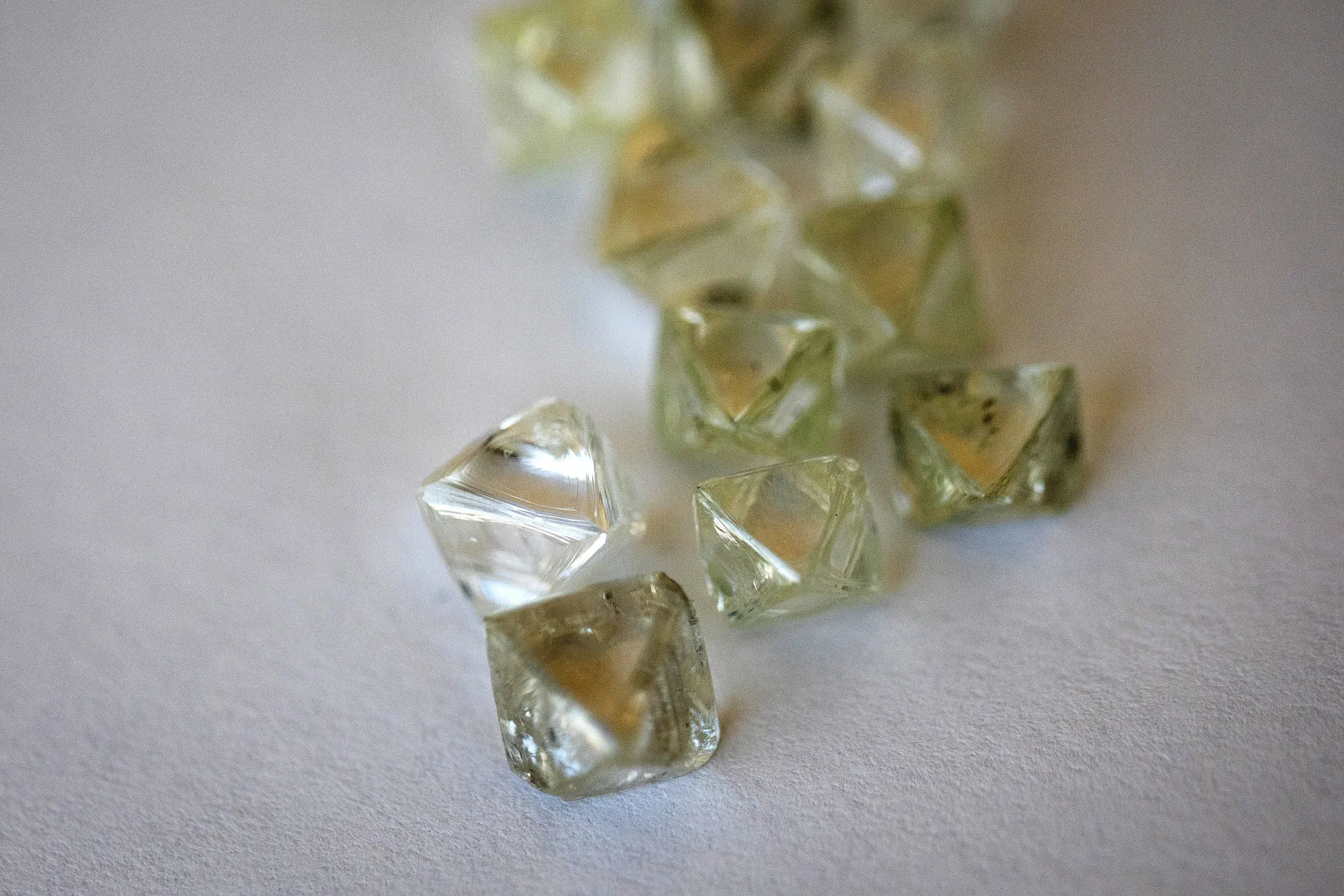 De Beers Hikes Small Diamond Prices as Sanctions Cause Shortages ...
