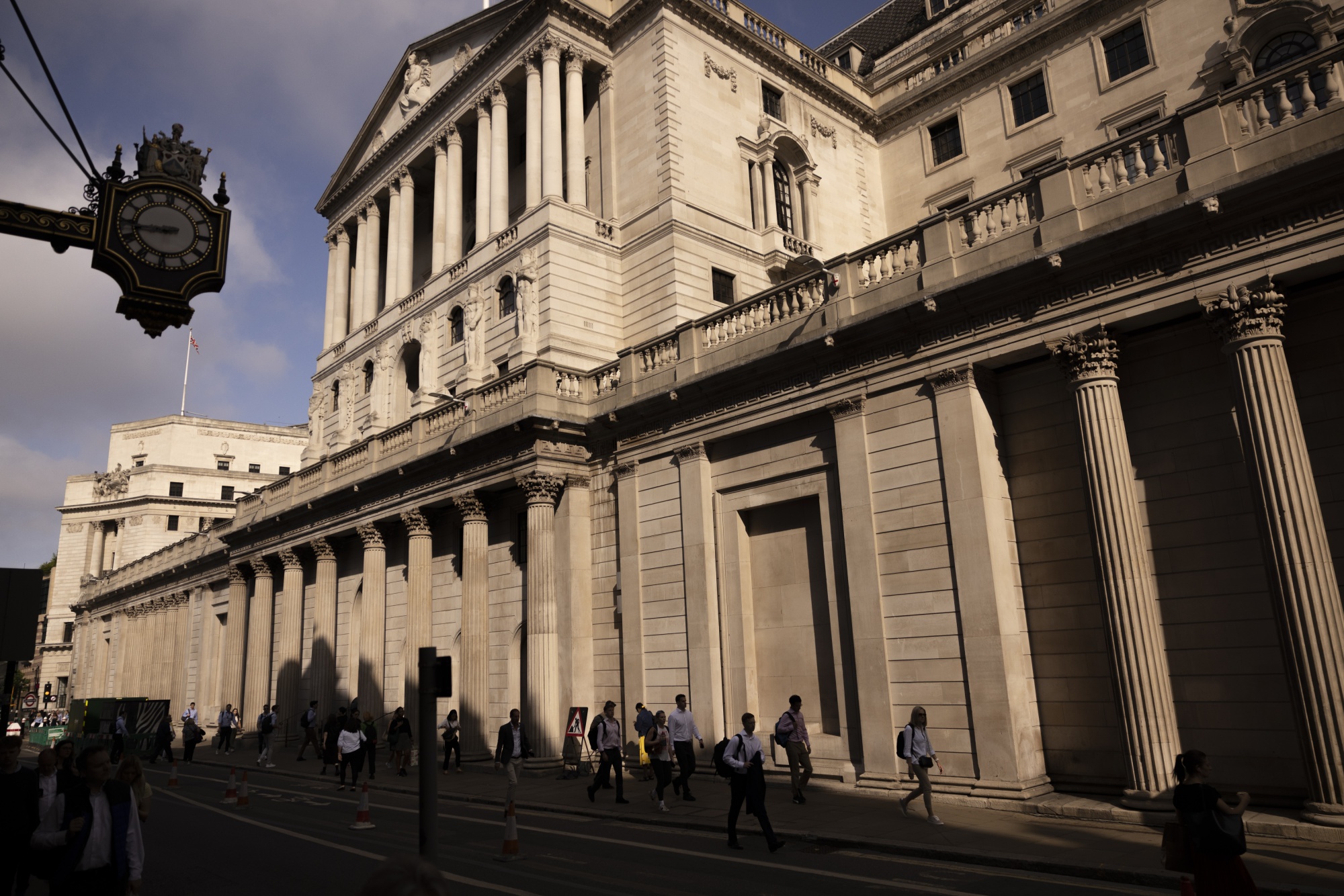 Bank of England: Interest-Rate Cut Bets Trimmed By Traders - Bloomberg