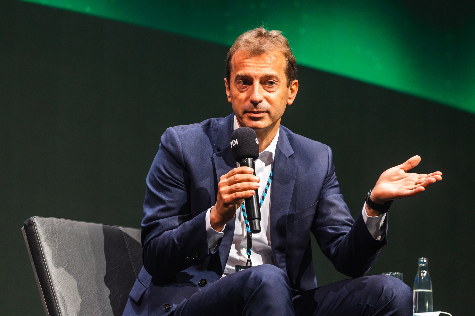 Airbus (AIR:FP) CEO Guillaume Faury Sees Signs of Business-Travel ...