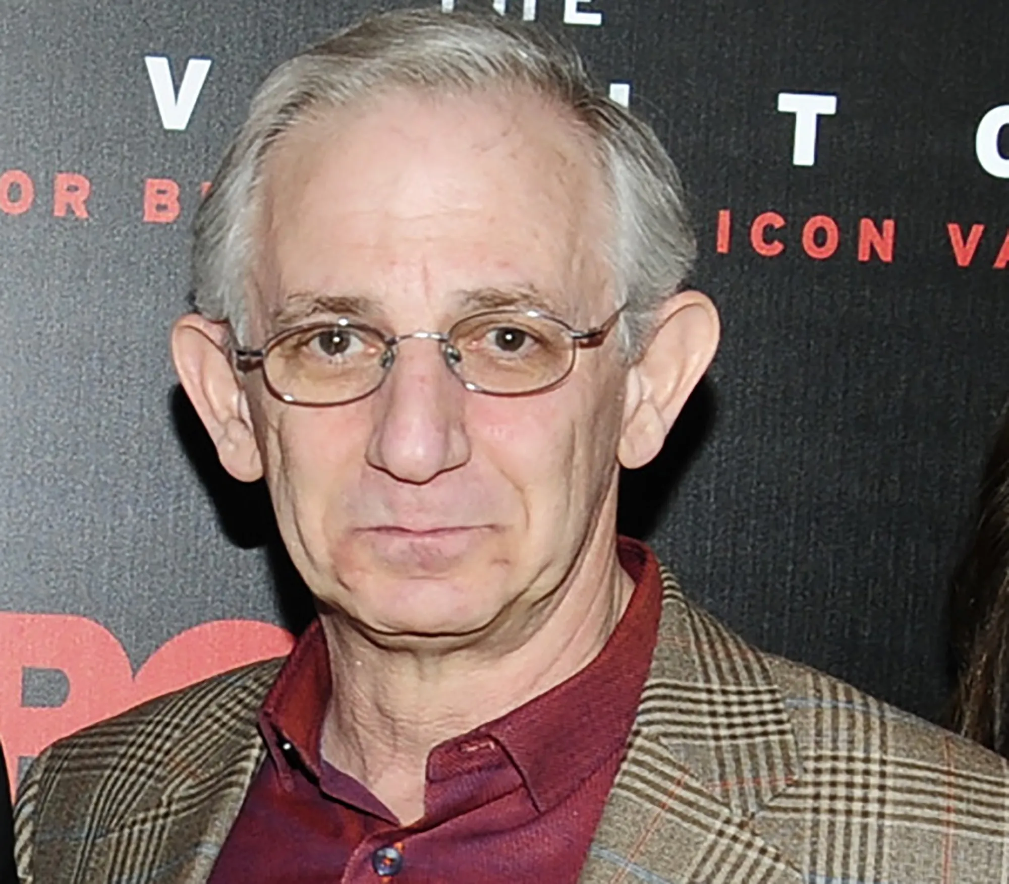 Holmes Jury Hears From Journalist Who Vaulted Her to Fame - Bloomberg