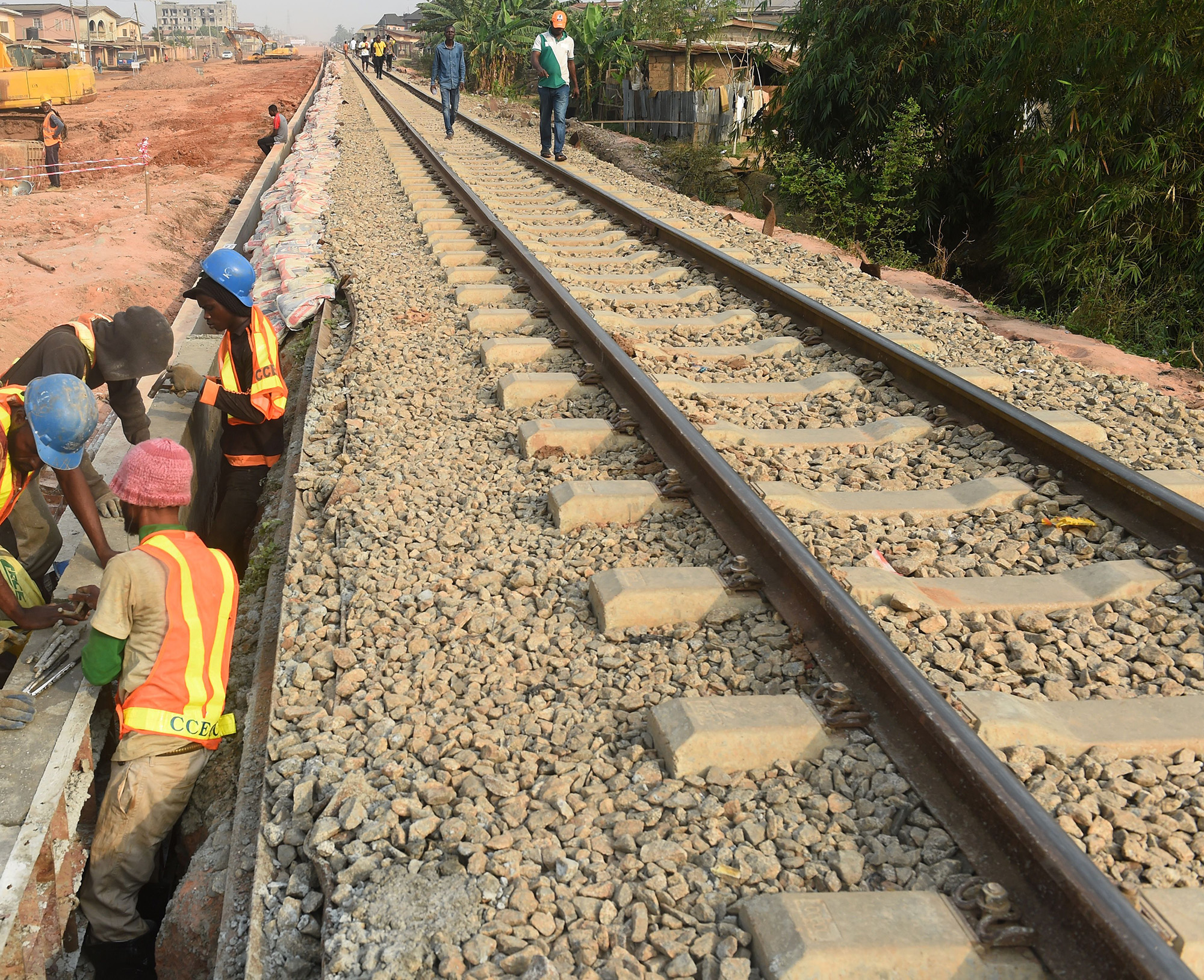Nigeria Considers Private Security to Protect Railway Lines - Bloomberg