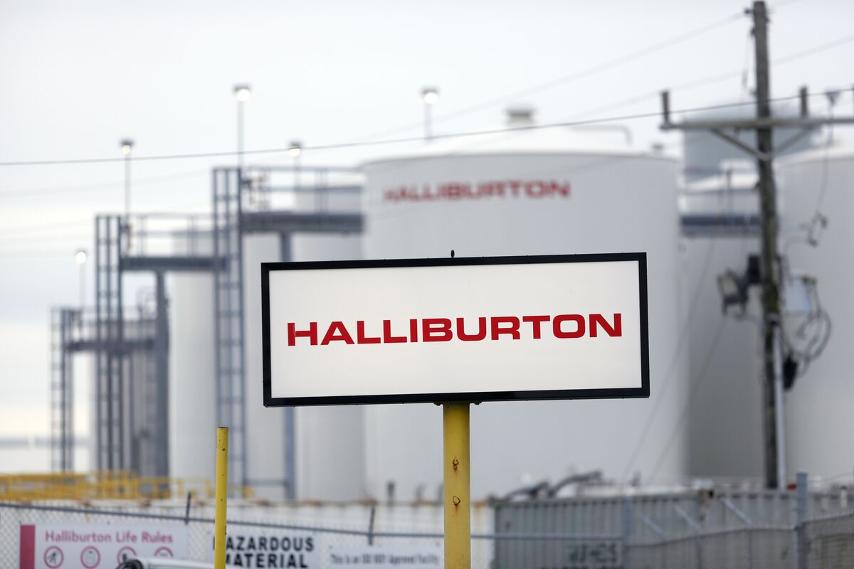 Halliburton (HAL) Says It Must End Some Deals in Russia by May 15 on ...