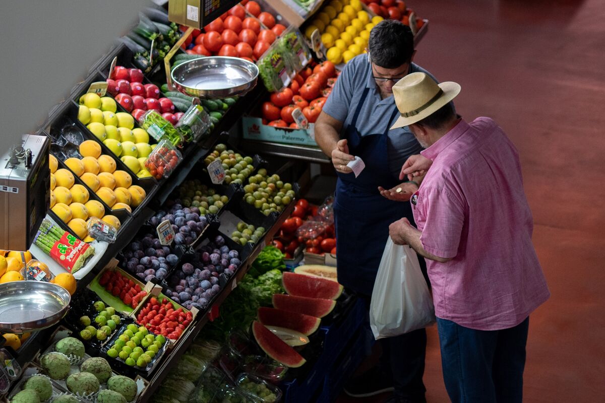 Euro Zone Escapes Double-Digit Inflation by Whisker on Revision - Bloomberg